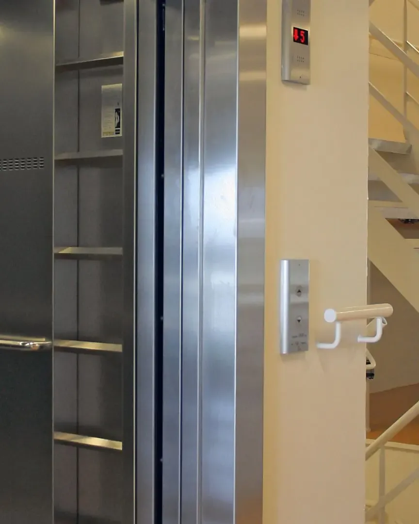 Crew Elevators | LUTZ Elevators