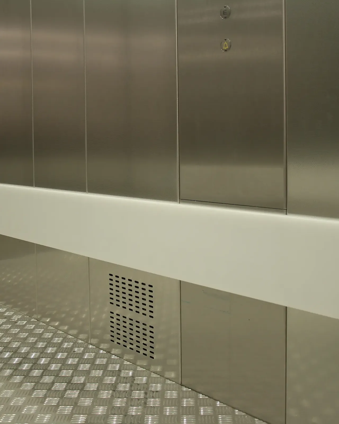 Marine freight elevators | LUTZ Elevators
