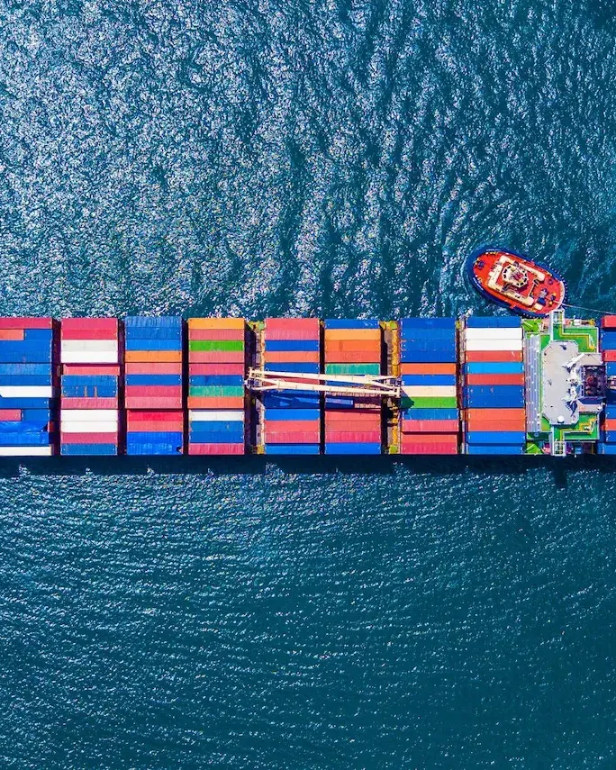 Elevators for cargo ships | LUTZ Elevators