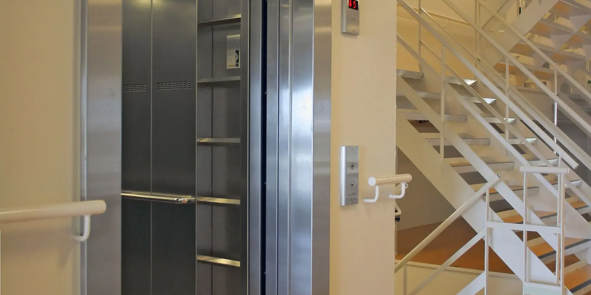 Crew Elevators | LUTZ Elevators